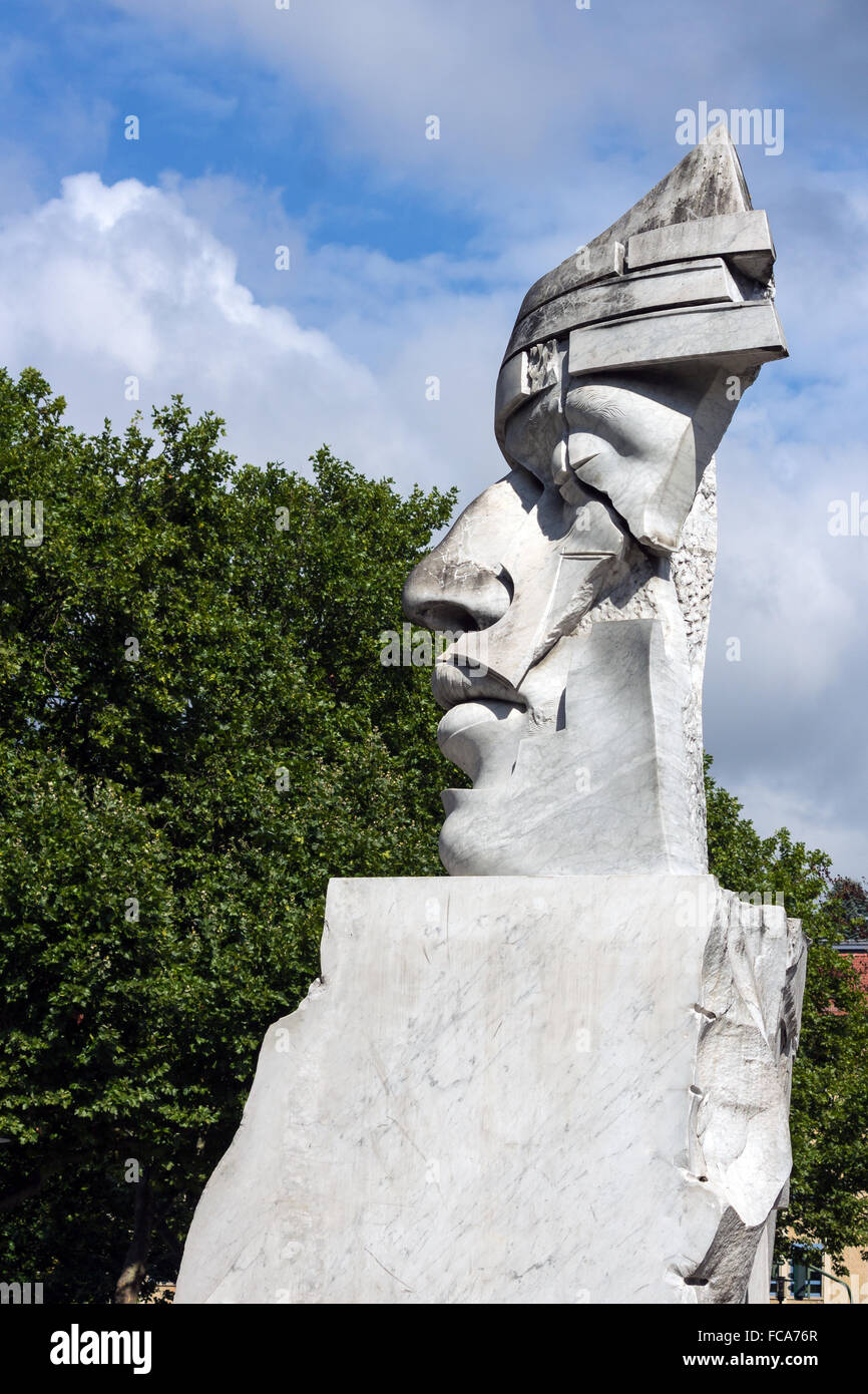 Stone mask hi-res stock photography and images - Alamy