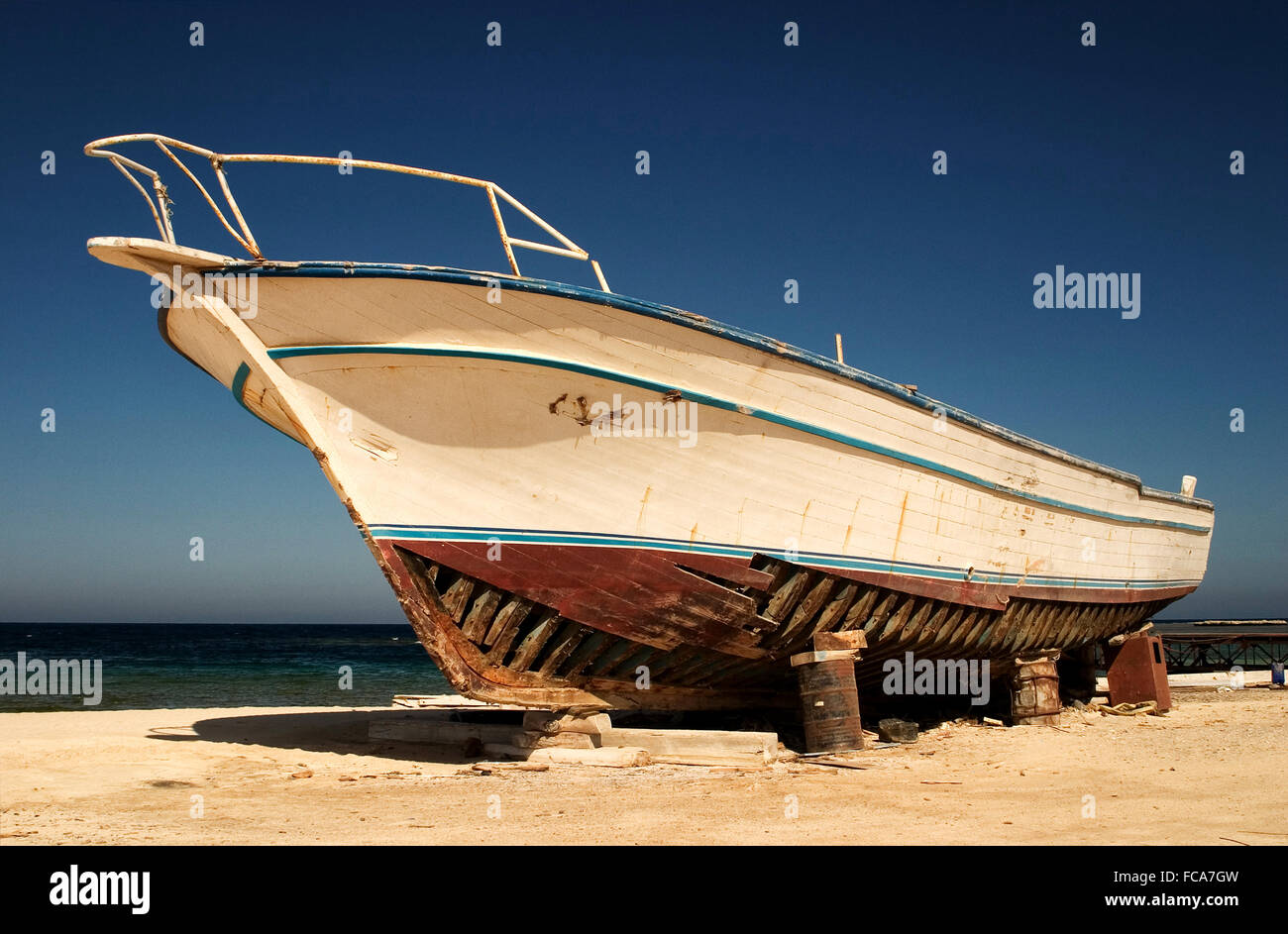 Wrecked boat hi-res stock photography and images - Alamy