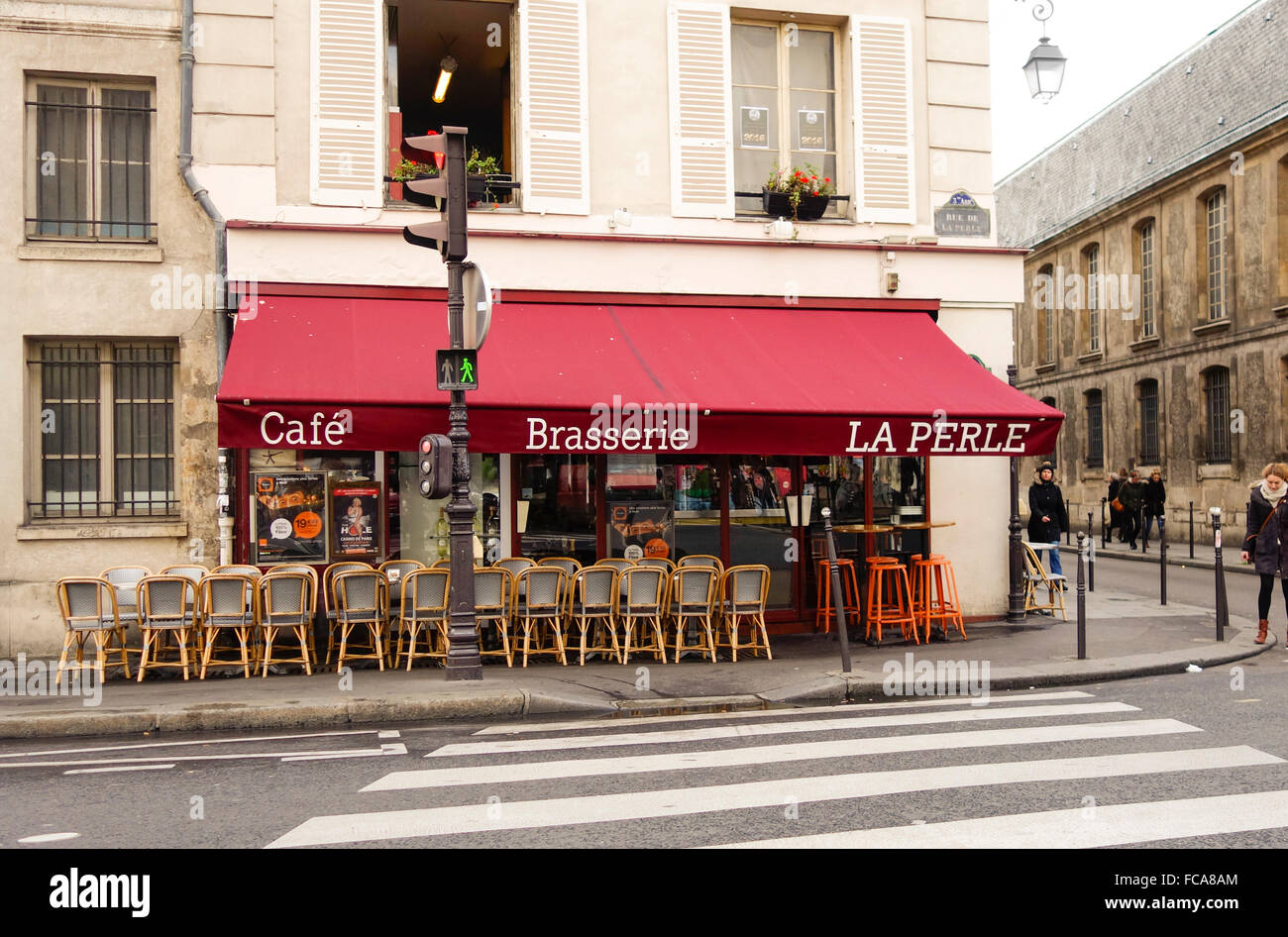 La Perle Cafe, brasserie, restaurant, Le Marais, Paris, France Stock ...