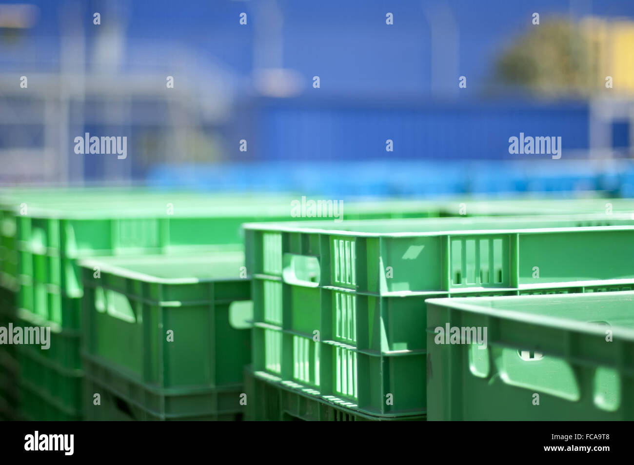 Green plastic crate crates hi-res stock photography and images - Alamy