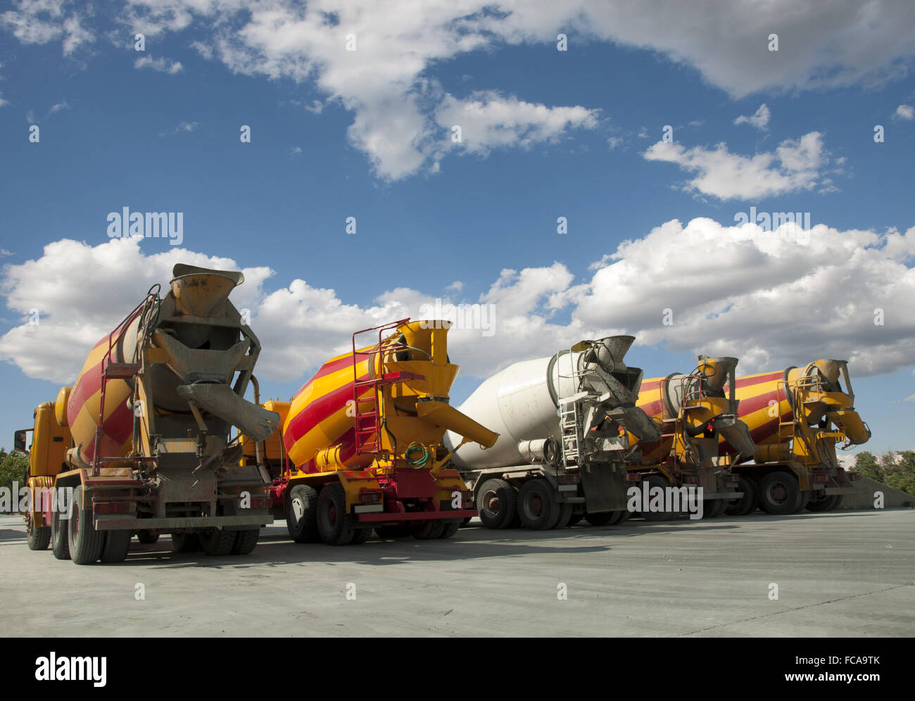 Cement trucks hi-res stock photography and images - Alamy
