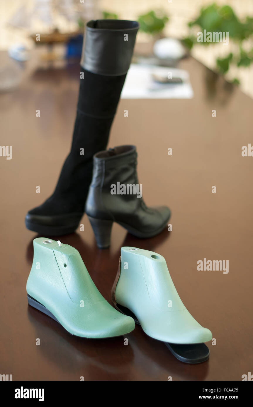 Shoes mold hi-res stock photography and images - Alamy