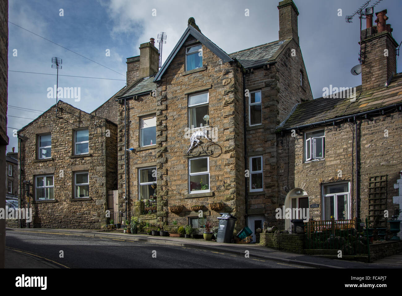 Old stone buildings hi-res stock photography and images - Alamy
