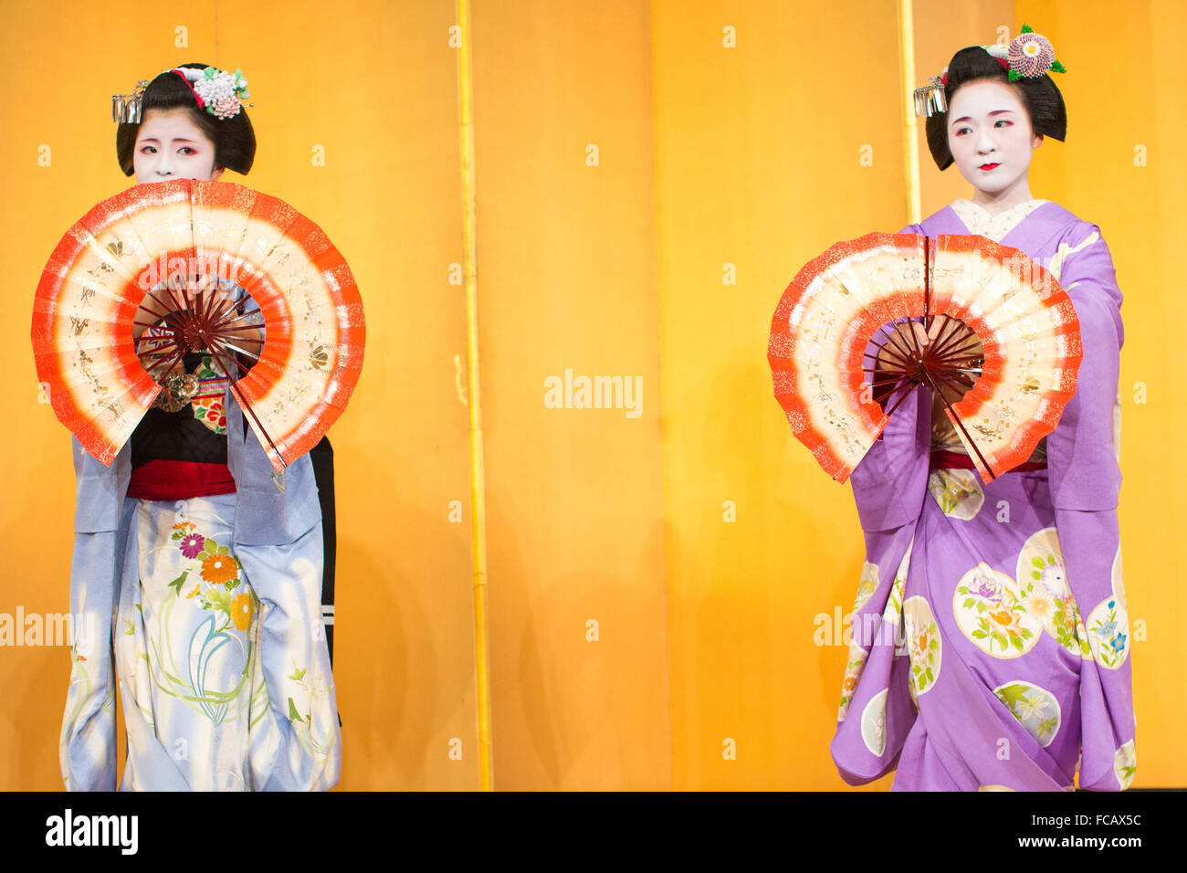 Shimada hairstyle hi-res stock photography and images - Alamy