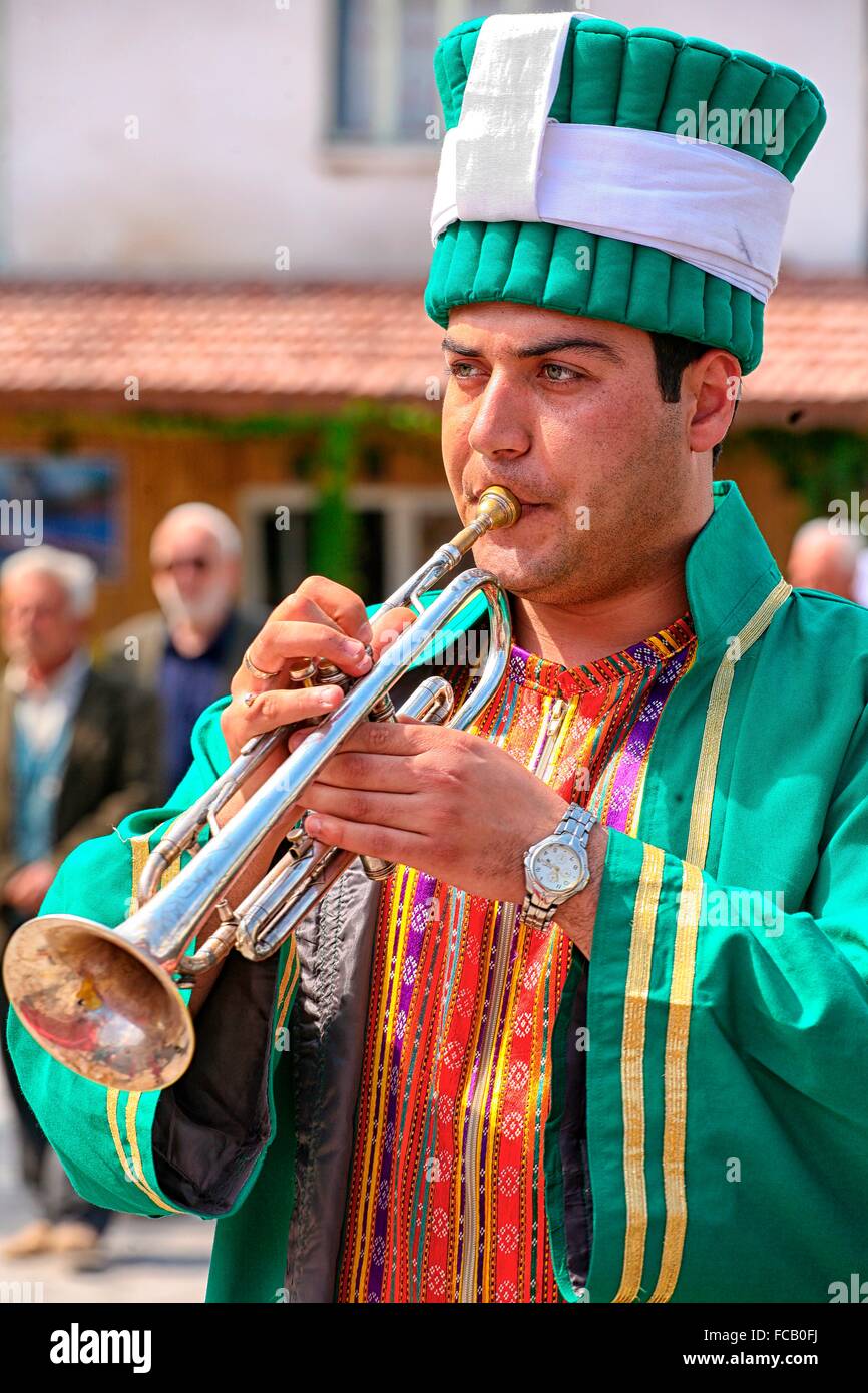 Traditional turkish headwear hi-res stock photography and images - Alamy