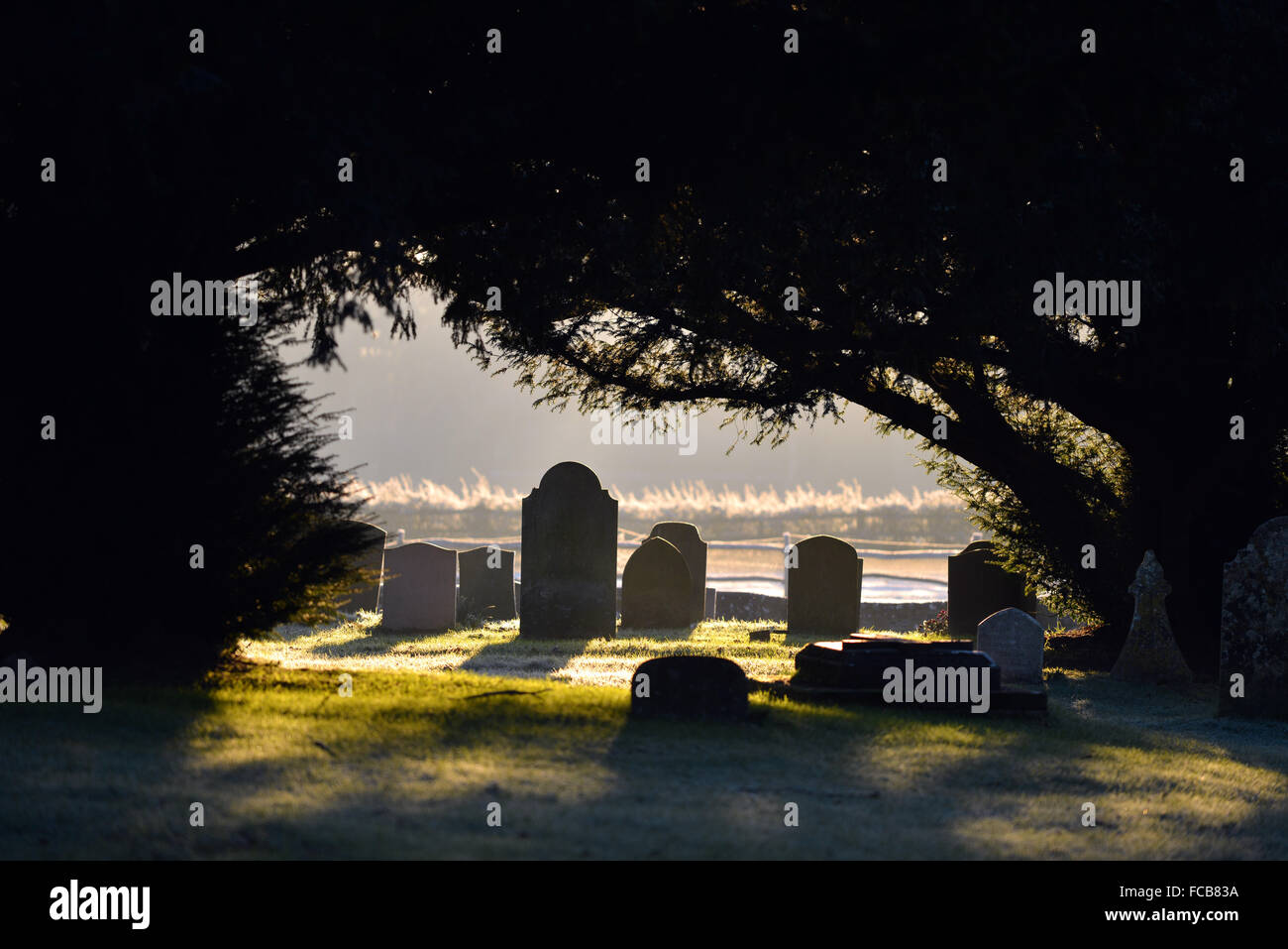 Graveyard uk hi-res stock photography and images - Alamy