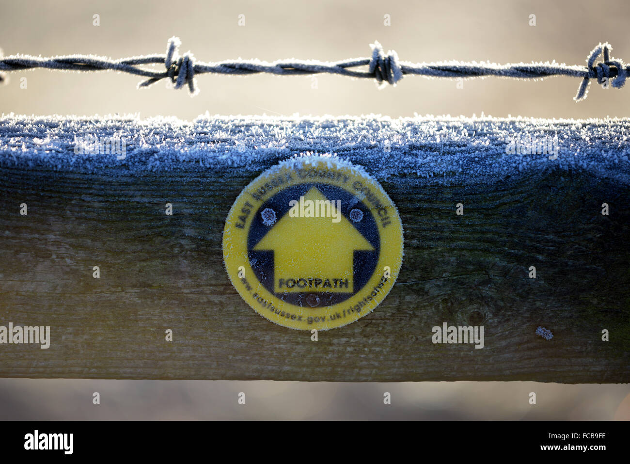 Footpath sign on gate post UK Stock Photo - Alamy