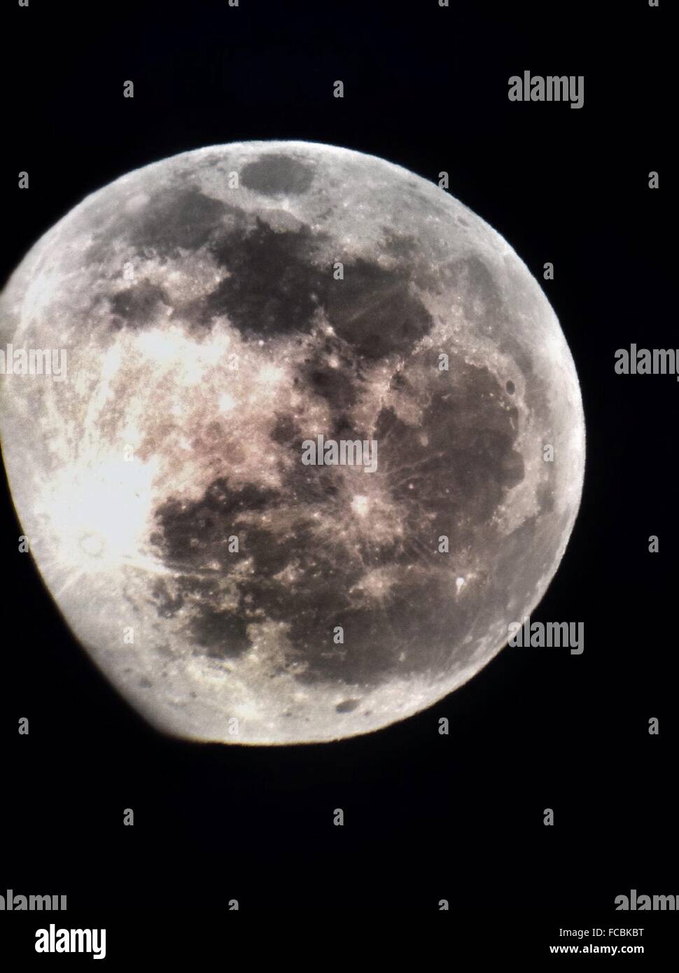 Half circle in shape hi-res stock photography and images - Alamy