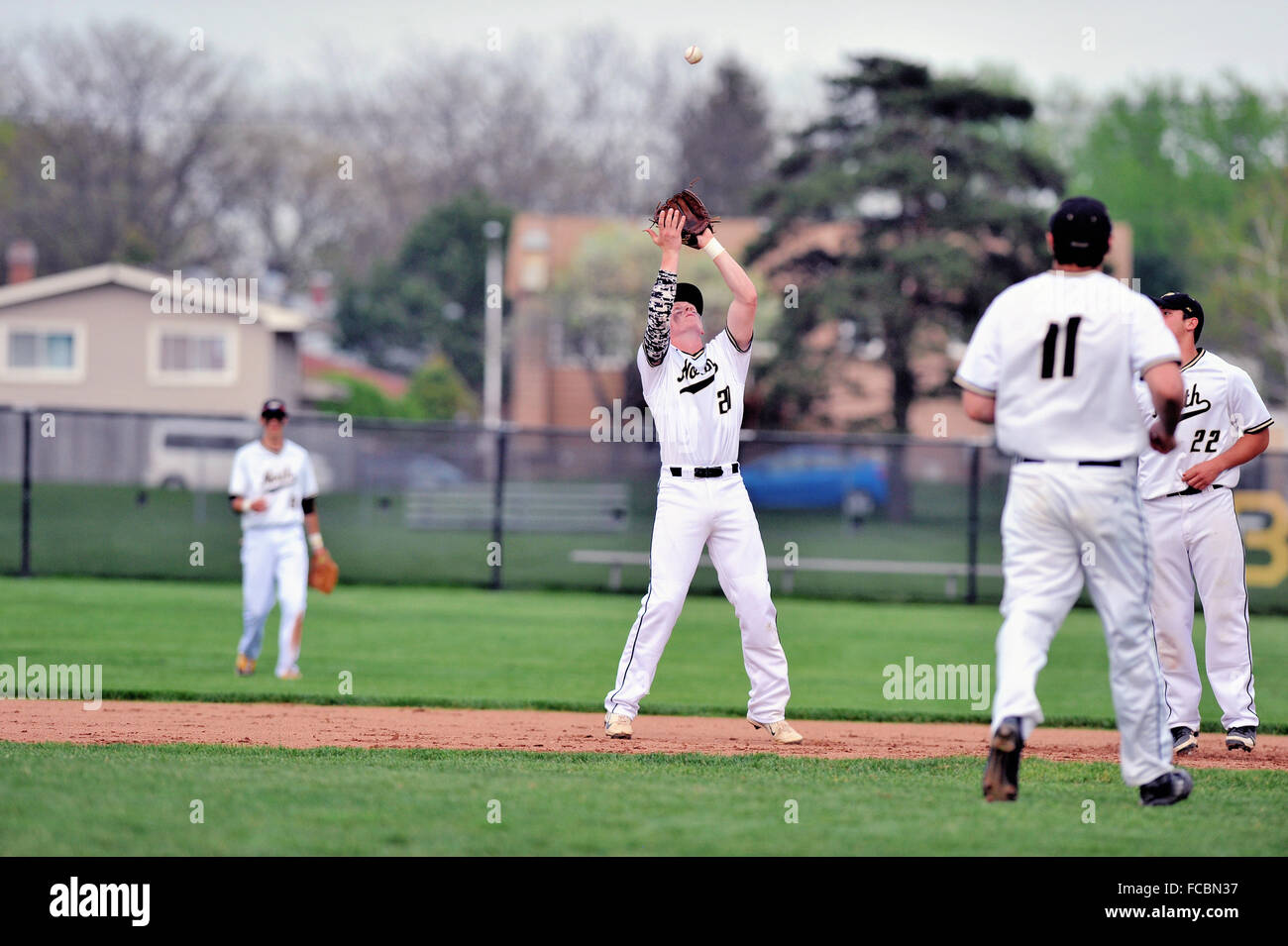 Pop fly baseball hi-res stock photography and images - Alamy