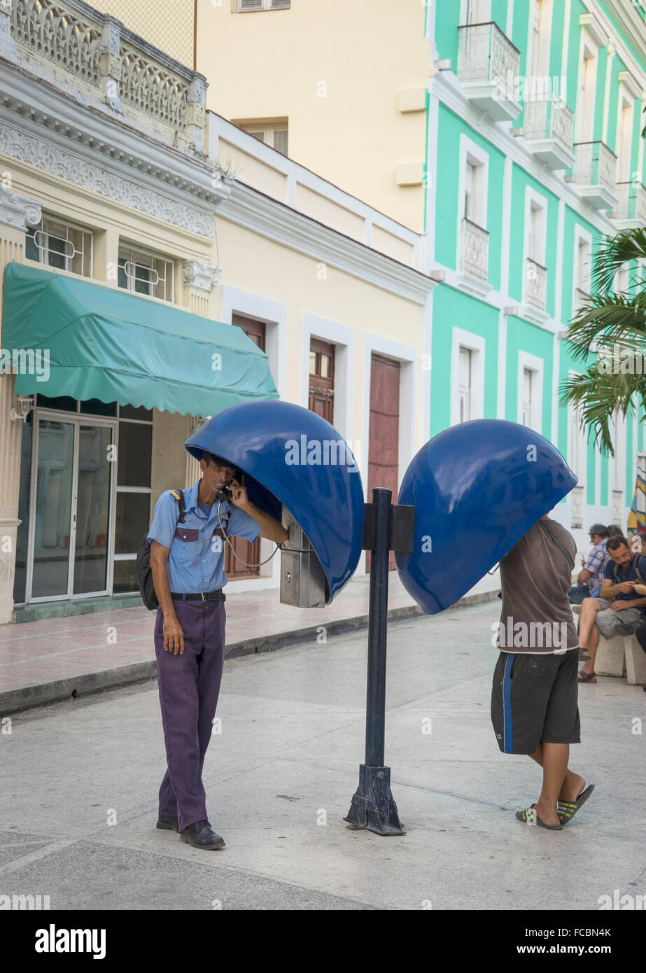 Phone booth cuba hi-res stock photography and images - Alamy
