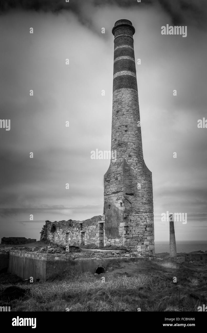 Cornwall tin mine hi-res stock photography and images - Alamy