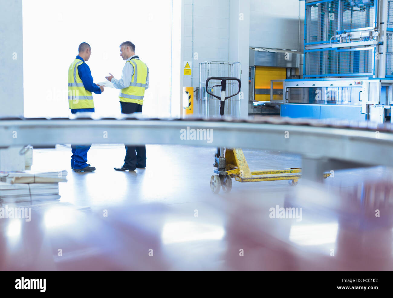 Loading dock hi-res stock photography and images - Alamy