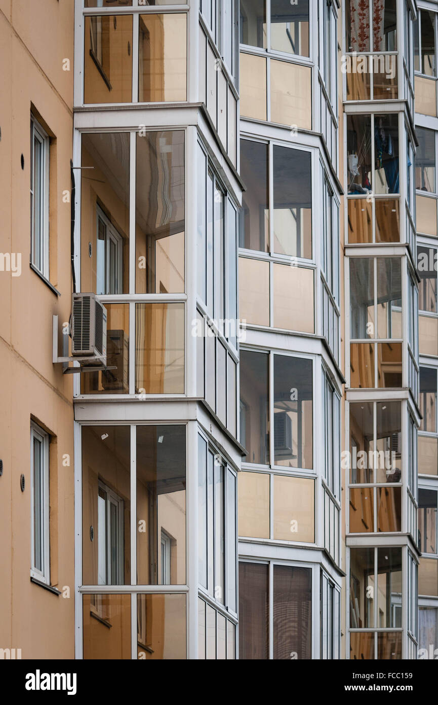 Flats window hi-res stock photography and images - Alamy