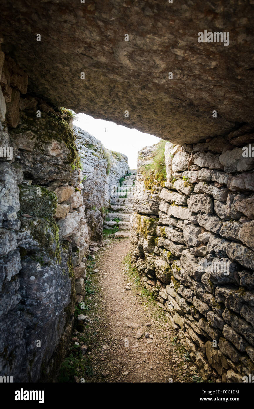 World war 1 tunnel hi-res stock photography and images - Alamy