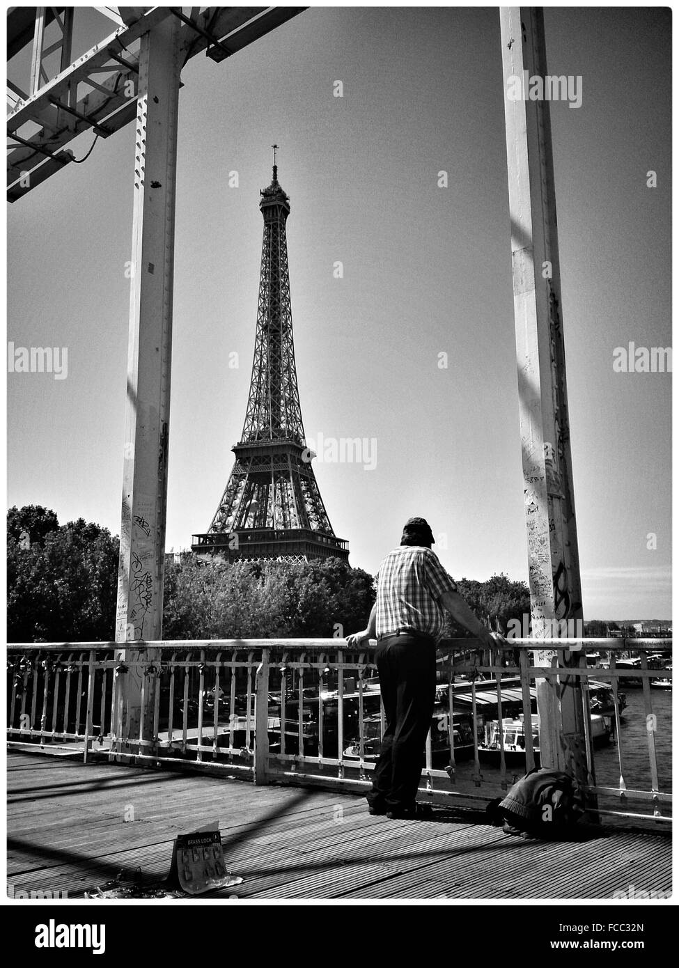 Eiffel tower standing tall hi-res stock photography and images - Alamy