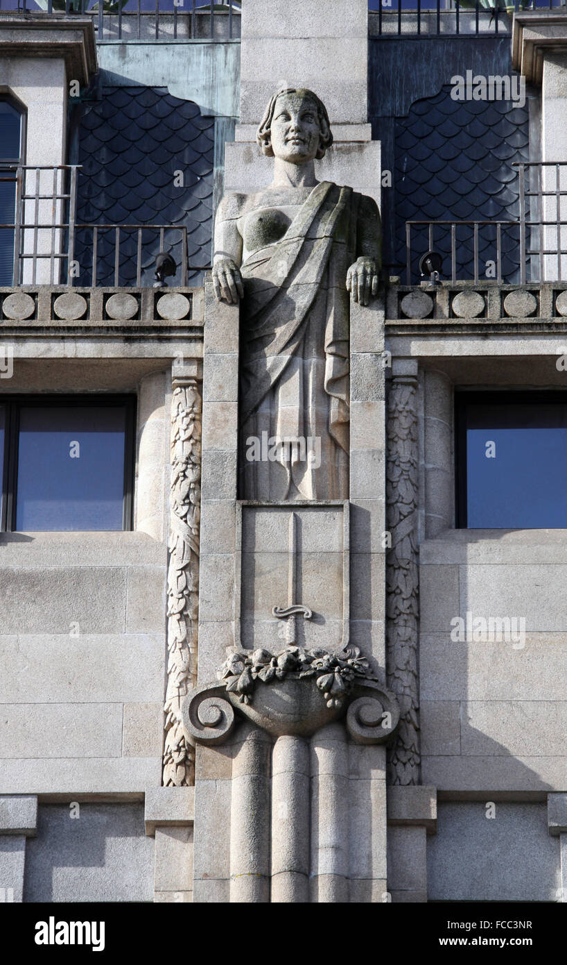 Art Nouveau Architectural Detail by Henrique Moreira on a building at ...