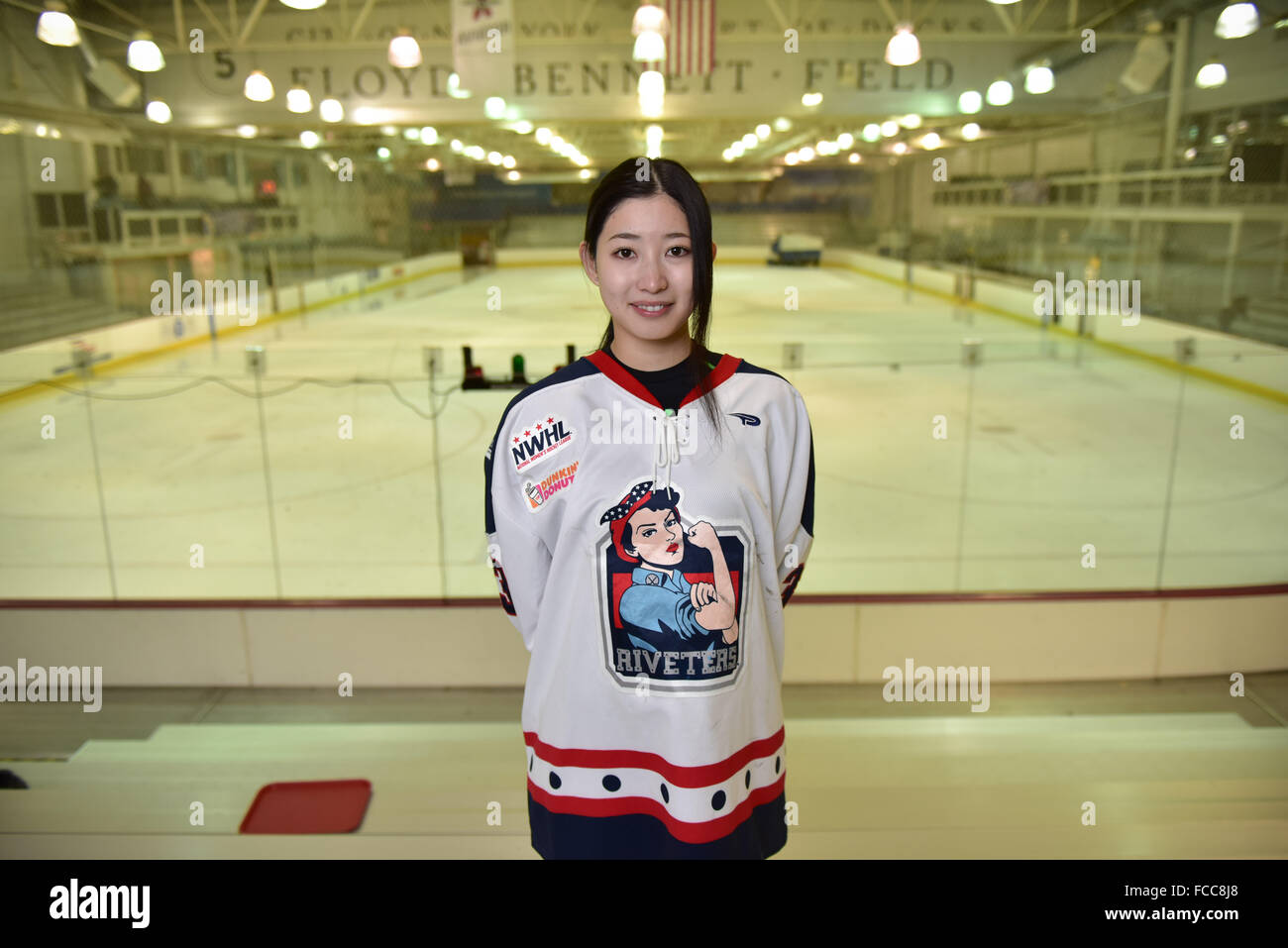Brooklyn, New York, USA. 17th Jan, 2016. Nana Fujimoto (Riveters) NWHL ...