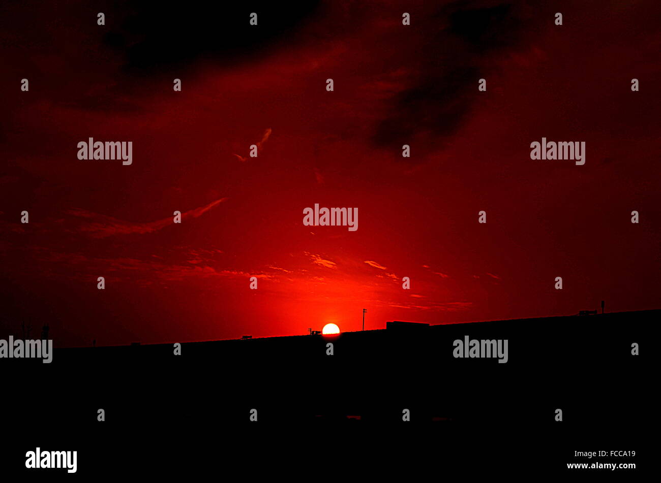 Sun over bridge hi-res stock photography and images - Alamy