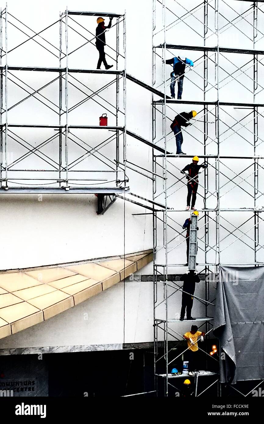 Scaffolding for working hi-res stock photography and images - Alamy