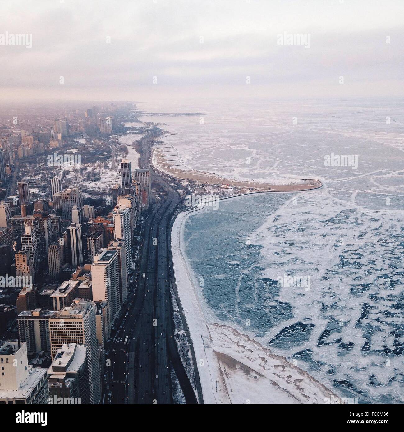 Cities and nature frozen hi-res stock photography and images - Alamy