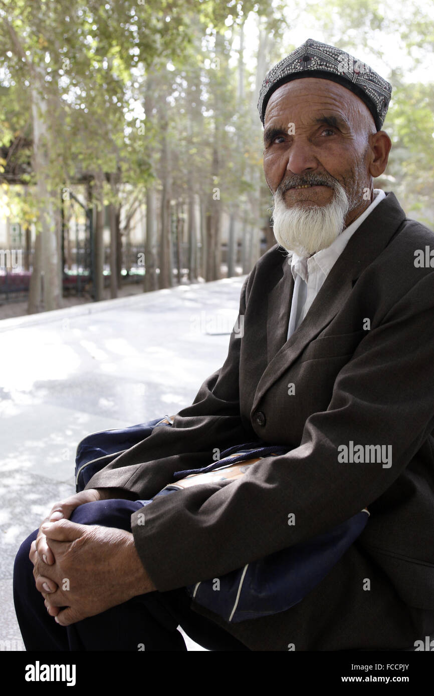 Portrait of a old Uyghur man in Kashgar, Xinjiang Province, China Stock ...