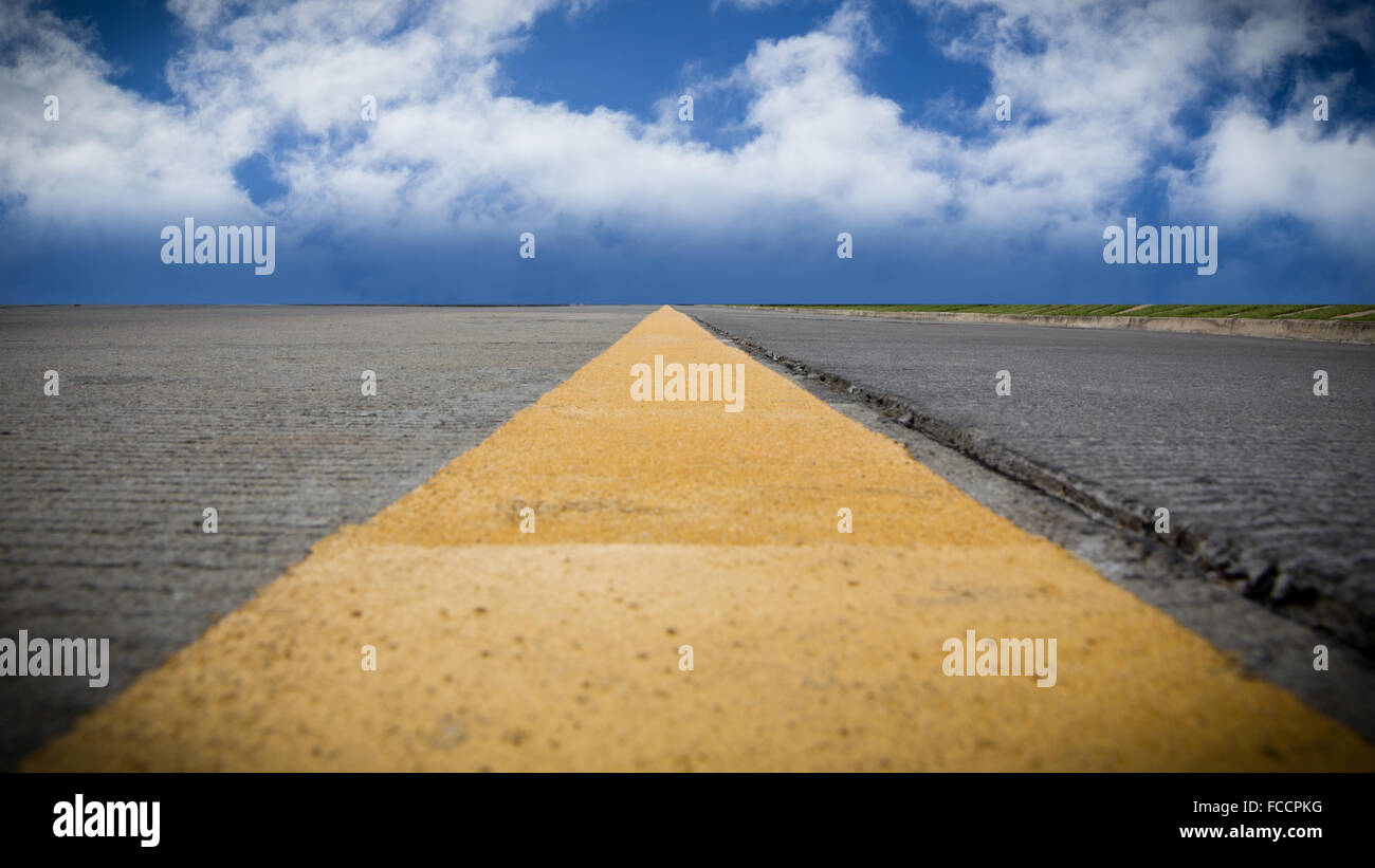 Perspective view of road hi-res stock photography and images - Alamy