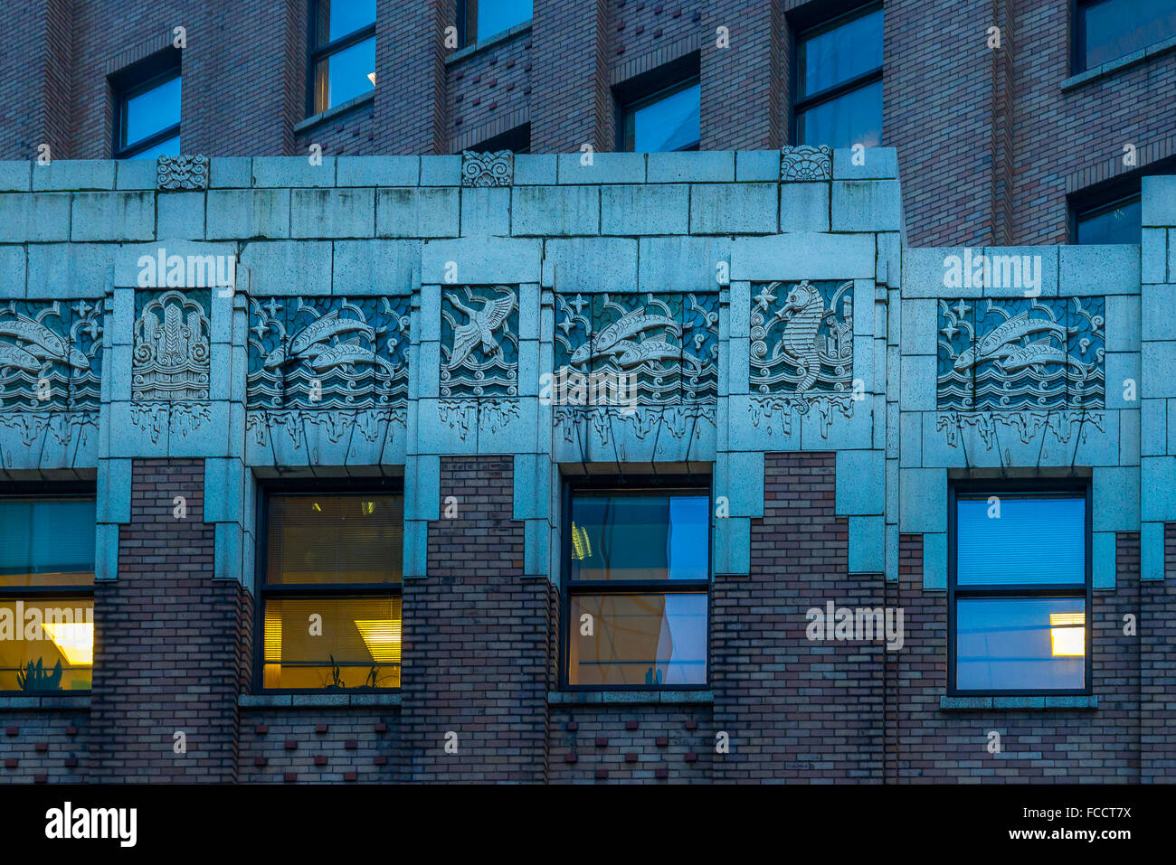 Art deco marine building vancouver hi-res stock photography and images ...