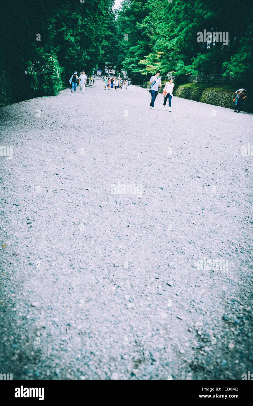 People walking on pavement hi-res stock photography and images - Alamy
