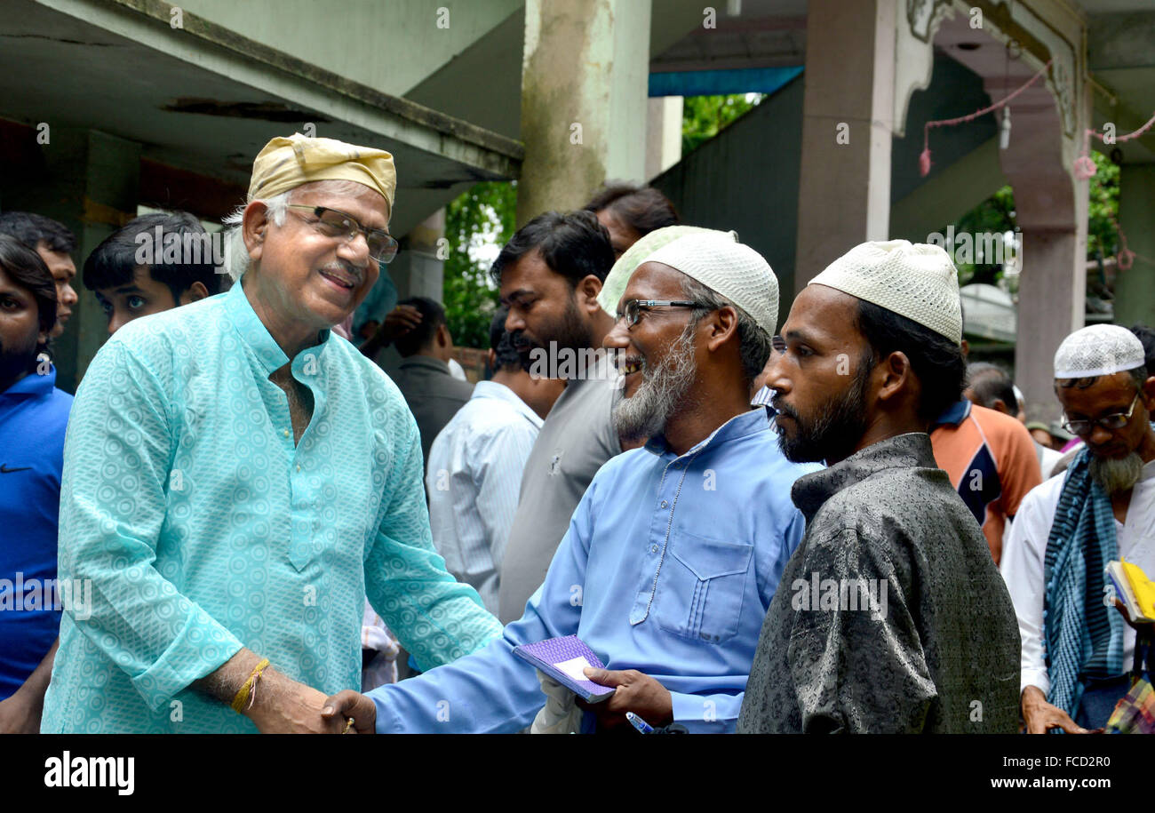 Kolkata, India. 30th Apr, 2013. Muslims shake hands and smiles with ...