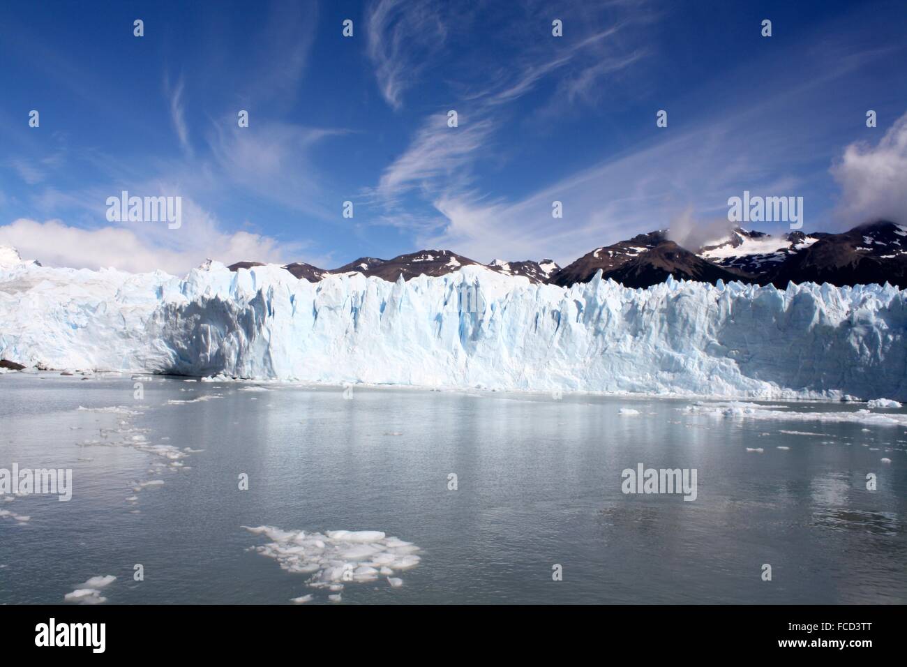 Ice cold scenery hi-res stock photography and images - Alamy