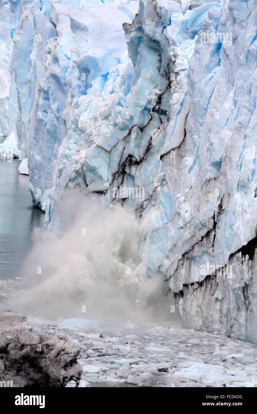 Ice falling glacier hi-res stock photography and images - Alamy