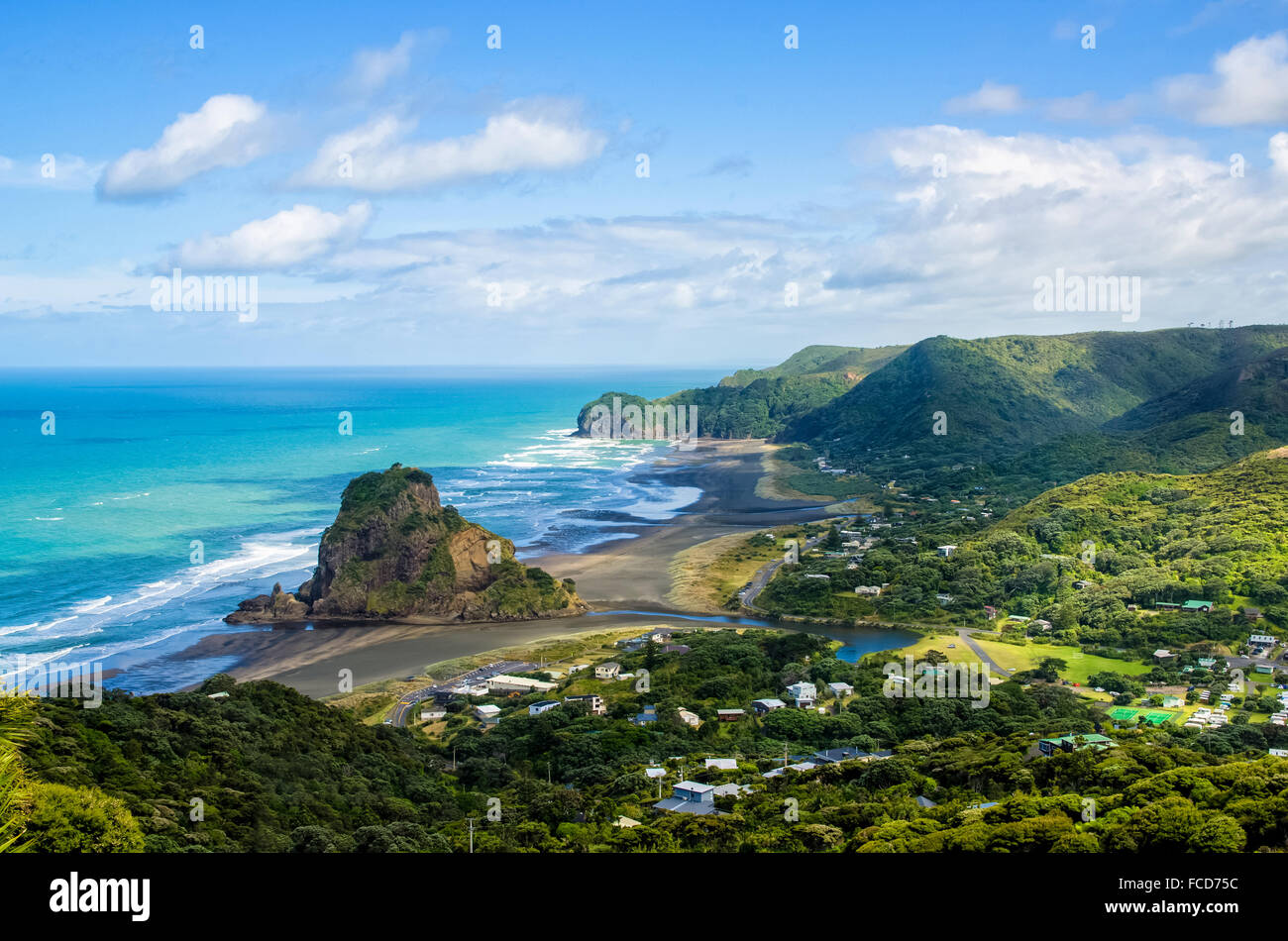 Piha Plajında sörf