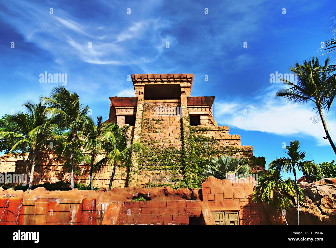 Facade trees hi-res stock photography and images - Alamy