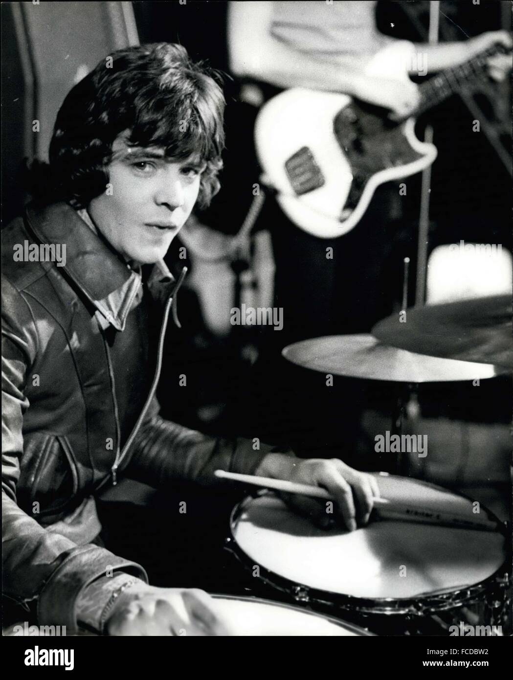 1972 - A Shot From Gun - Right Into The Charts: With their first disc ...