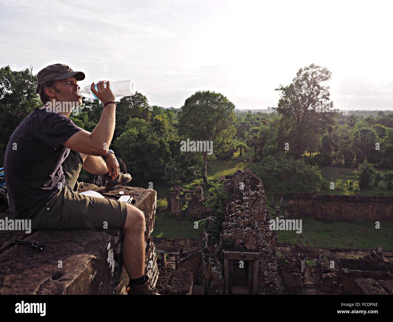 Male explorer hi-res stock photography and images - Alamy