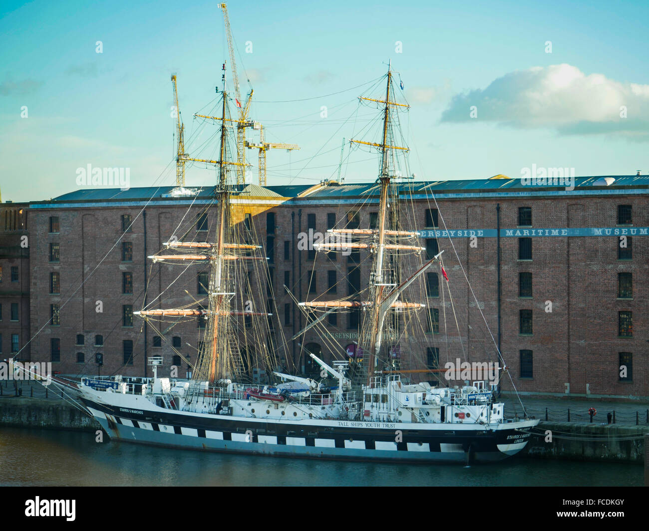 Tall ships albert dock liverpool hi-res stock photography and images ...