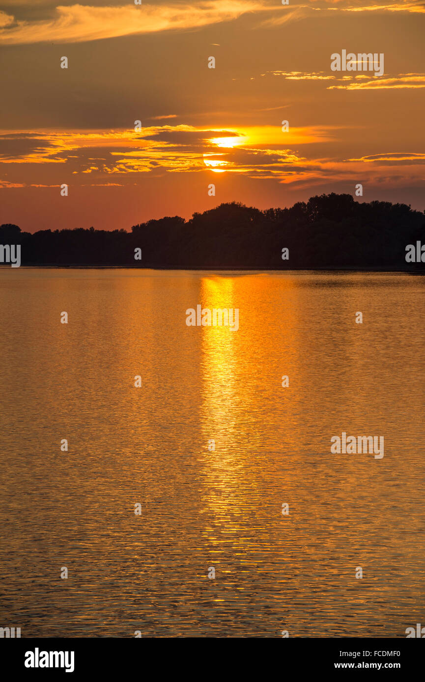 Sunset over the Danube, between Budapest and Visegrád, Hungary Stock ...