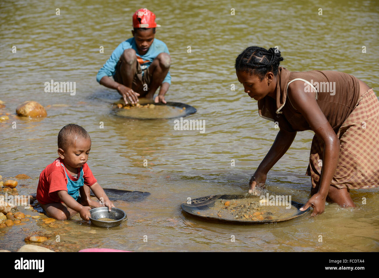 Children mining hi-res stock photography and images - Alamy