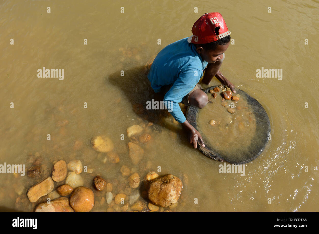 Gold mine africa children hi-res stock photography and images - Alamy