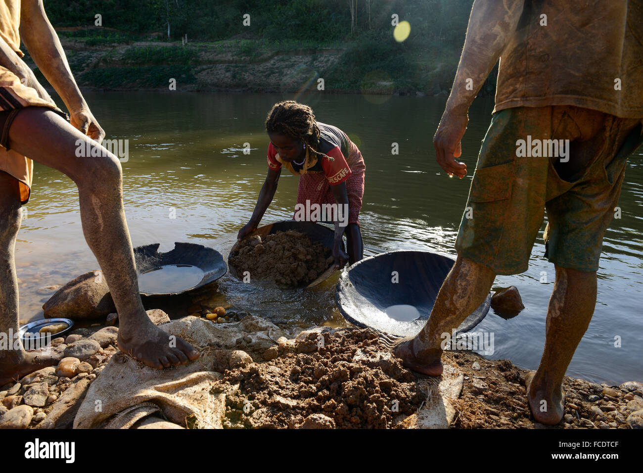 Gold mine africa children hi-res stock photography and images - Alamy