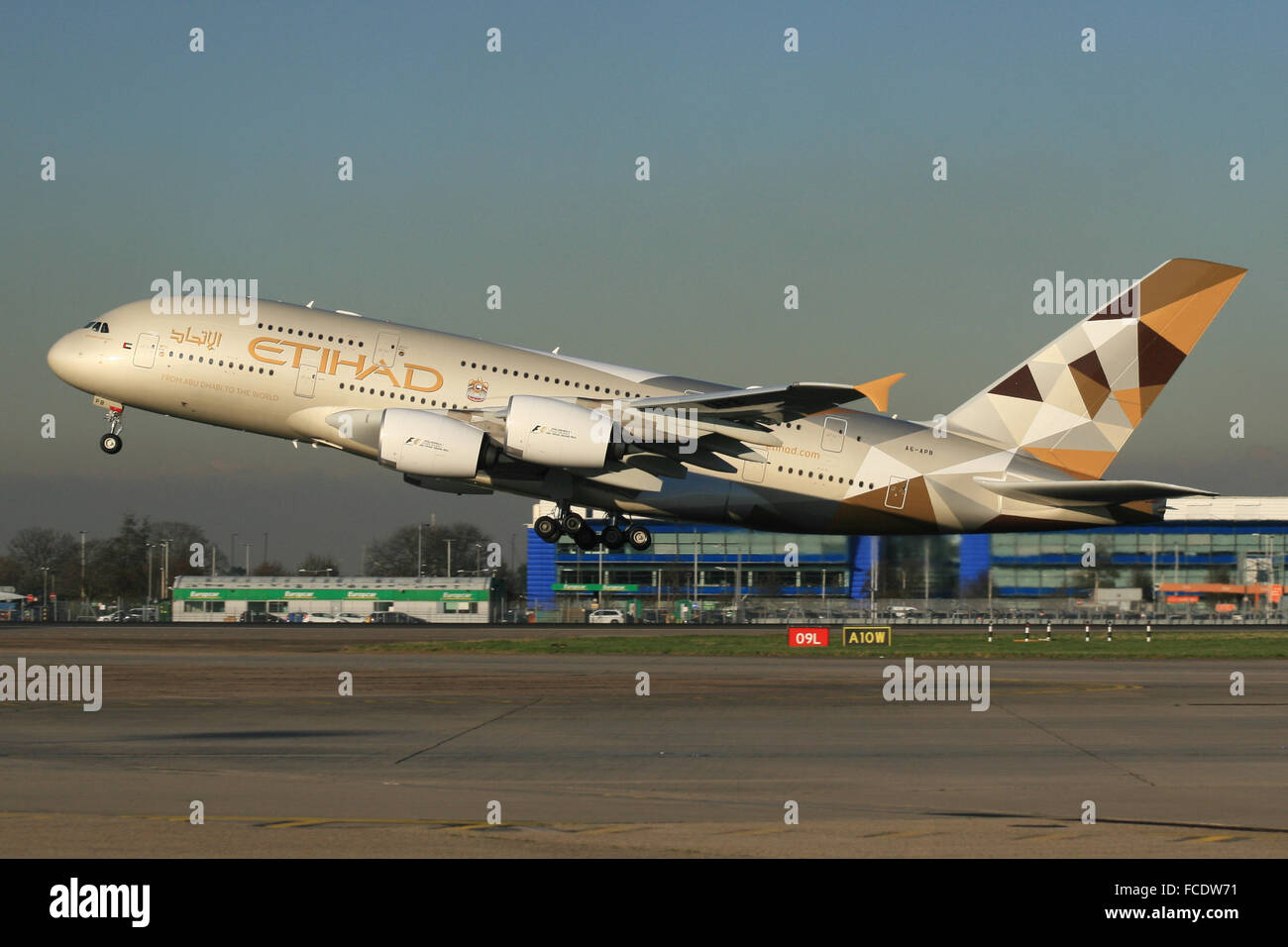 Etihad airbus a380 hi-res stock photography and images - Alamy