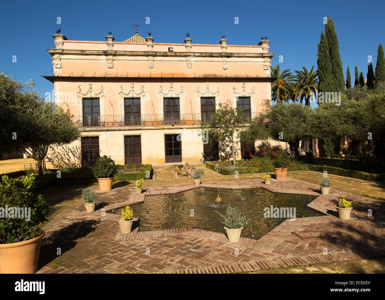 Alcazar de jerez palace hi-res stock photography and images - Alamy