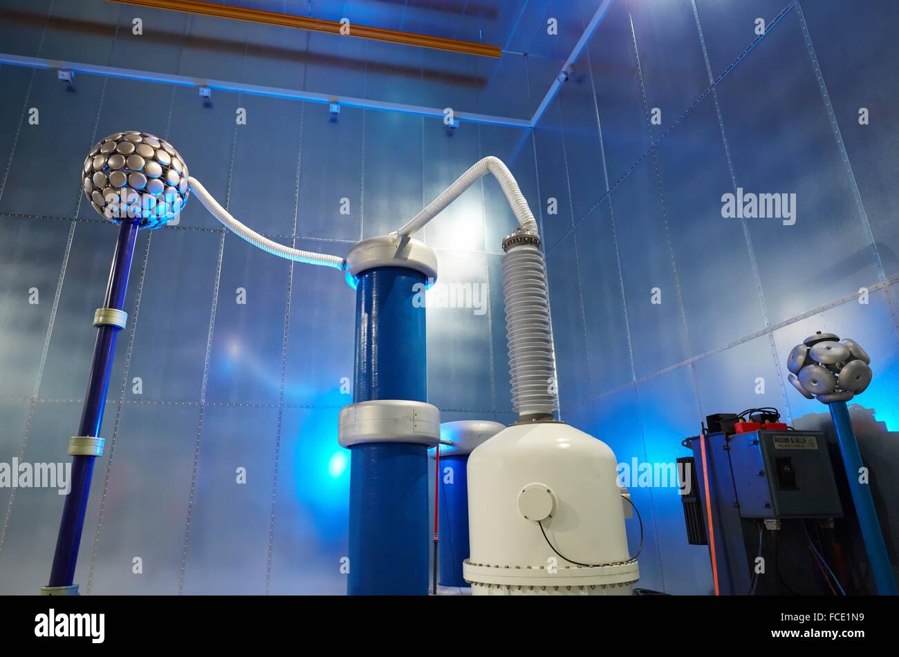 Faraday cage high voltage hi-res stock photography and images - Alamy