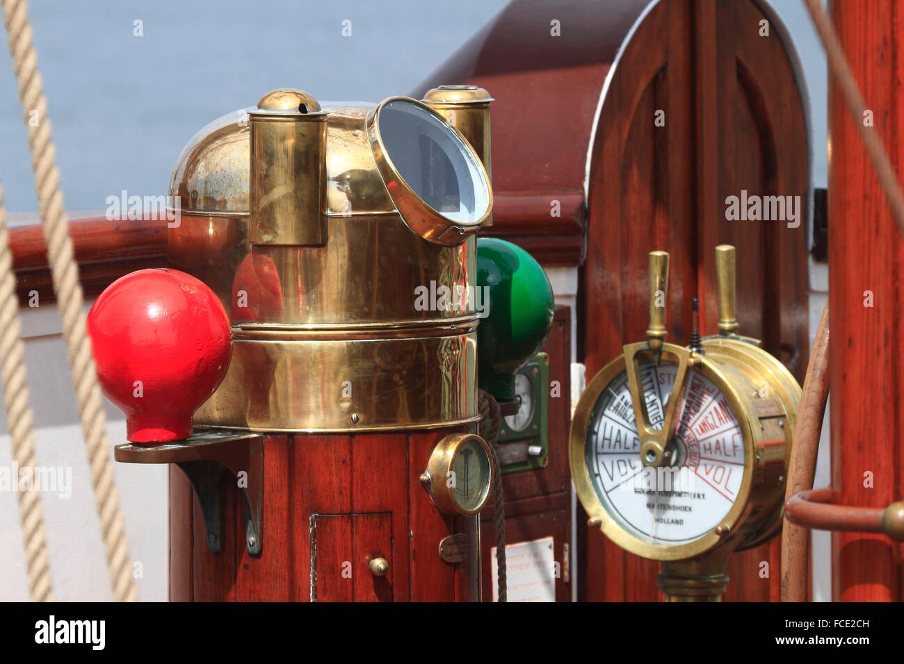 Ship Compass Old Stock Photos & Ship Compass Old Stock Images - Alamy
