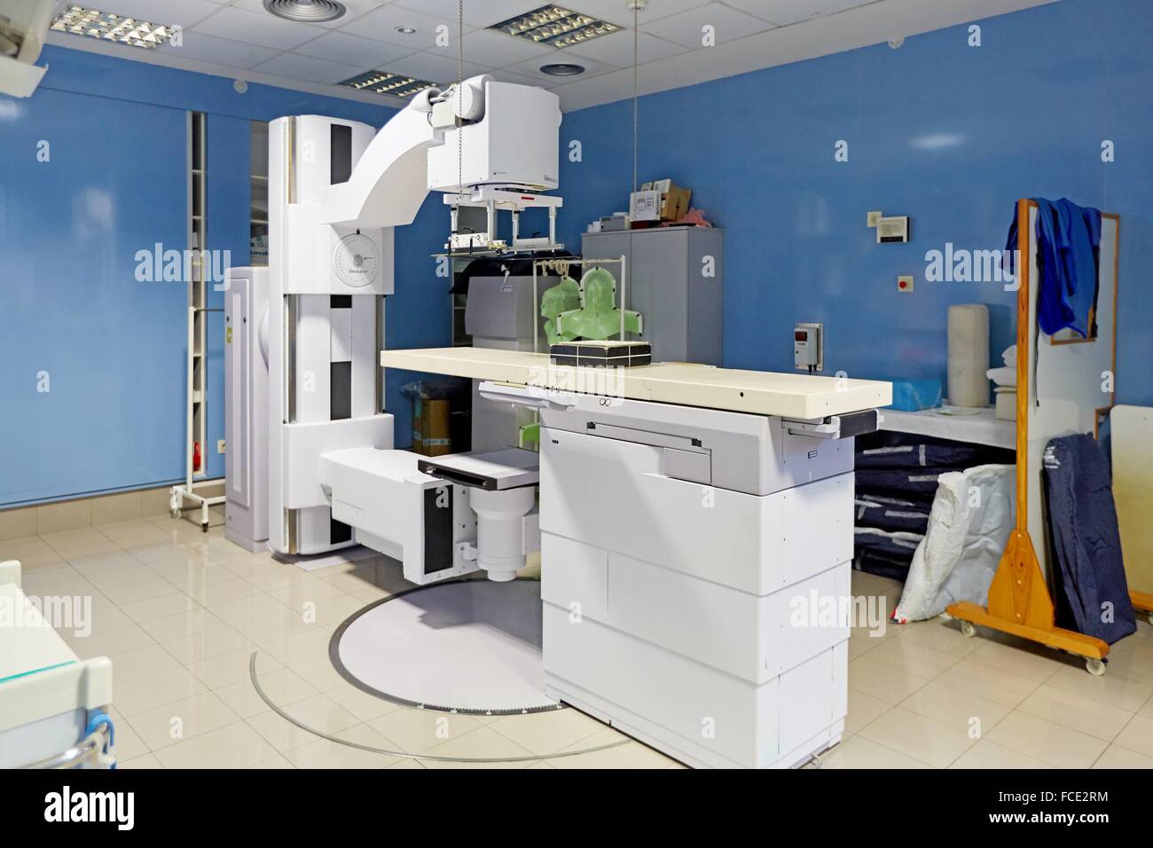 Linear treatment hi-res stock photography and images - Alamy