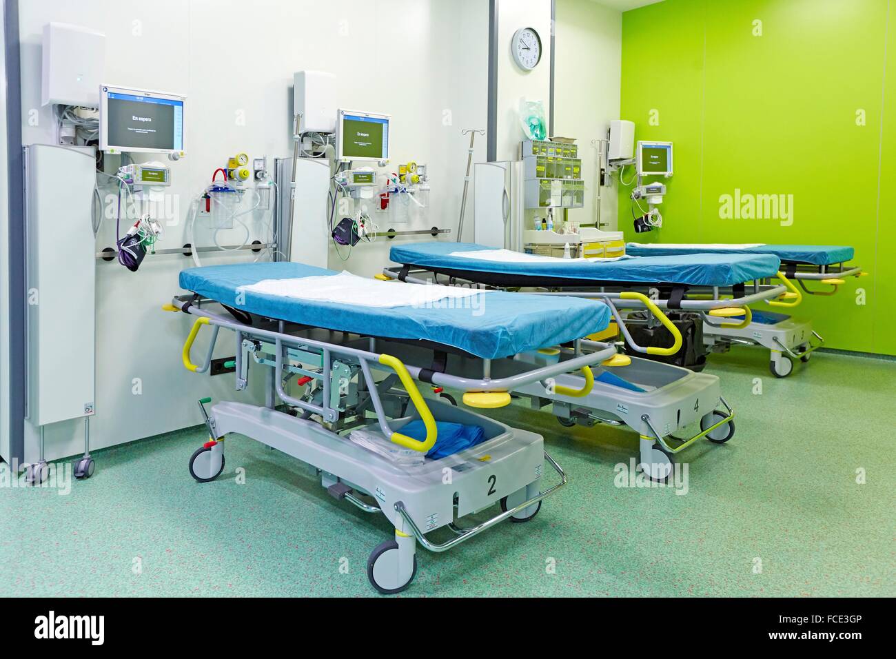 Resuscitation hi-res stock photography and images - Alamy