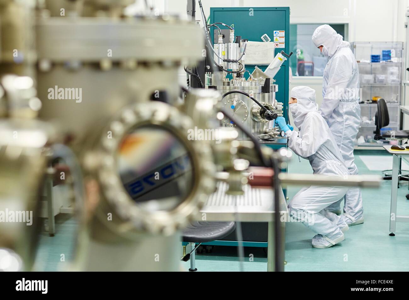 Sputter sputtering hi-res stock photography and images - Alamy