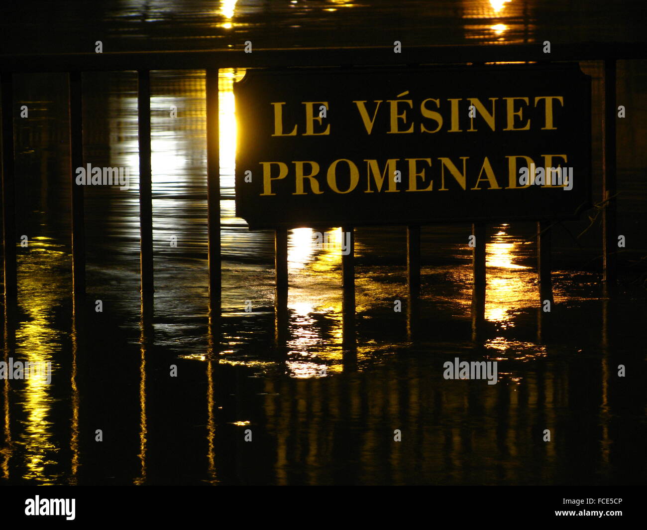 Gate weather sign hi-res stock photography and images - Alamy