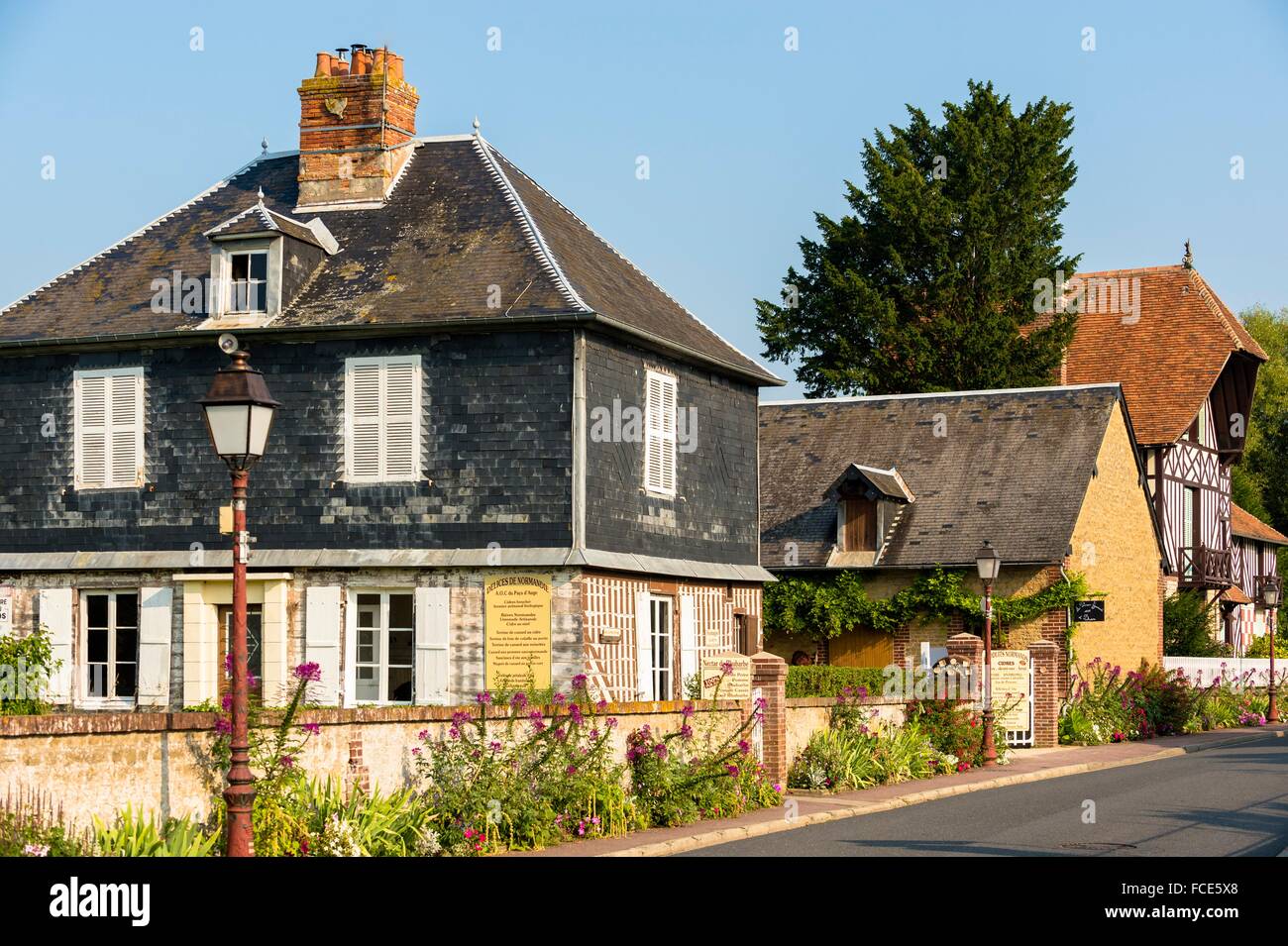 France, Normandy, well preserved old traditionnal houses in normandic ...