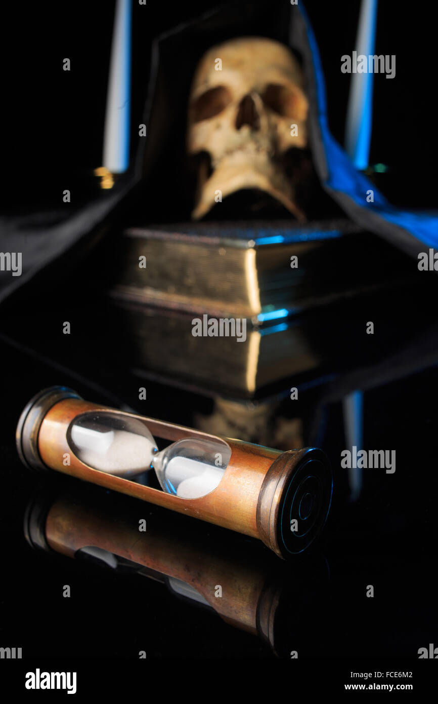 Antique skeleton clock hi-res stock photography and images - Alamy